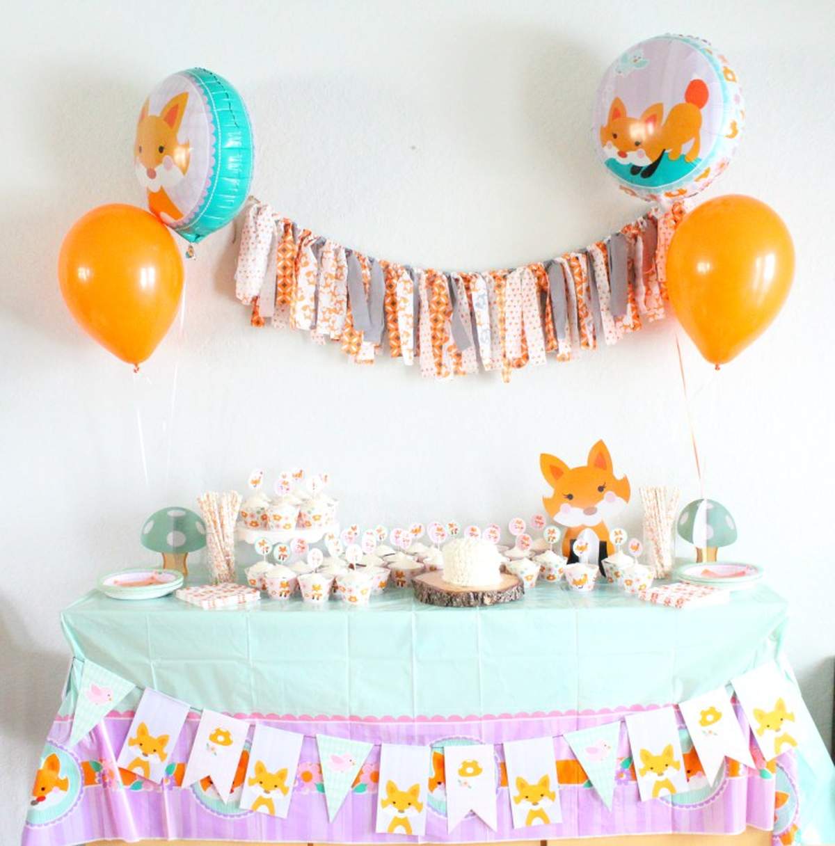 Fox and Friends 1st Birthday Birthday Party Ideas | Photo 1 of 10 ...