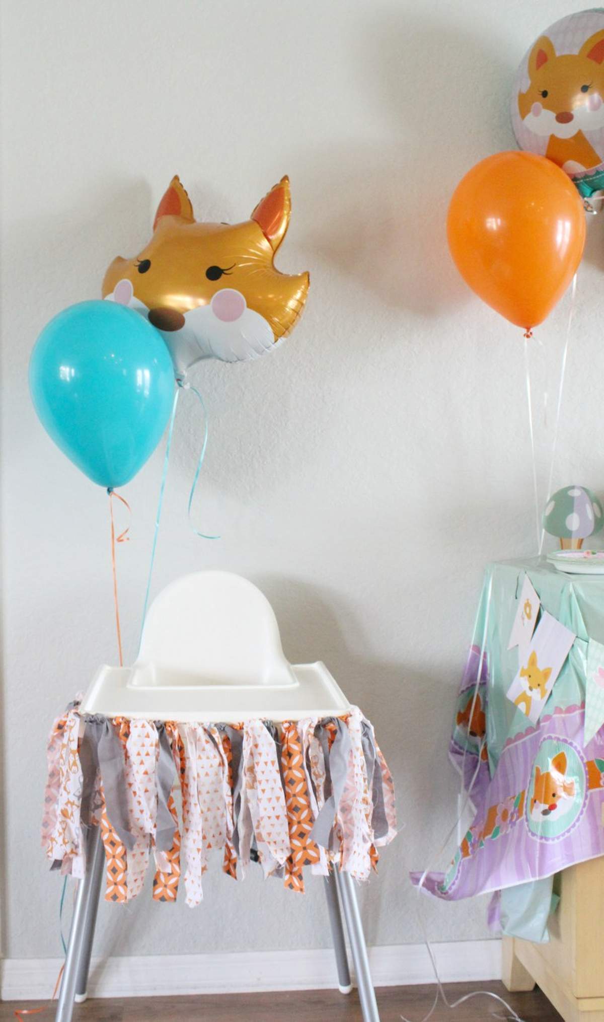 Fox and Friends 1st Birthday Birthday Party Ideas | Photo 1 of 10 ...