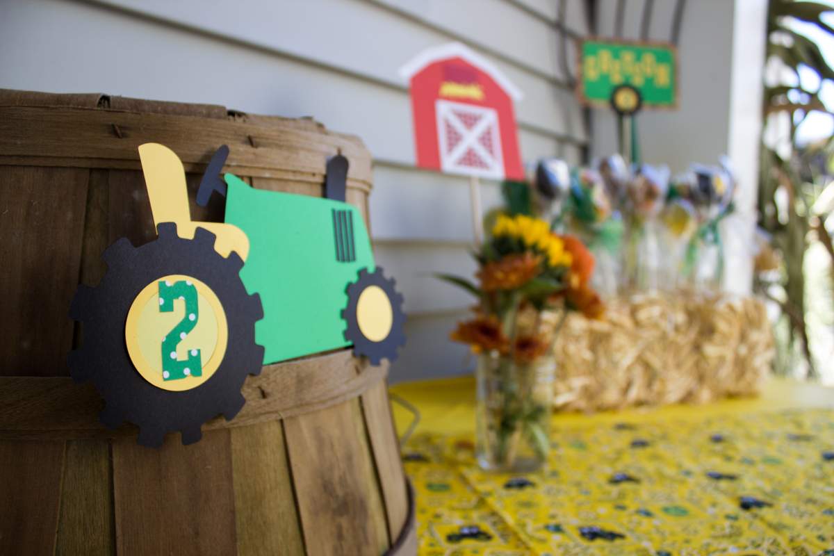 John Deere / tractor Birthday Party Ideas | Photo 4 of 13 | Catch My Party