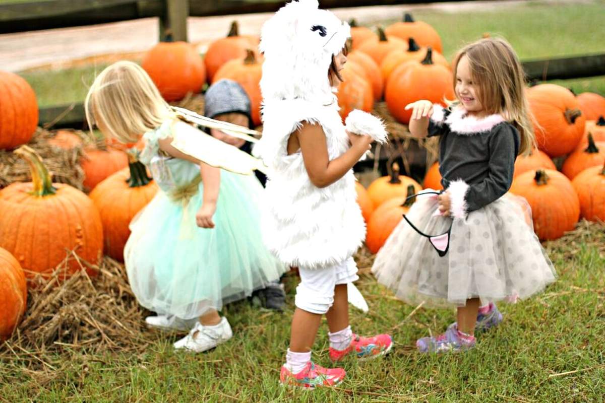 Halloween Costume Kids Party Halloween Party Ideas | Photo 1 of 40 ...