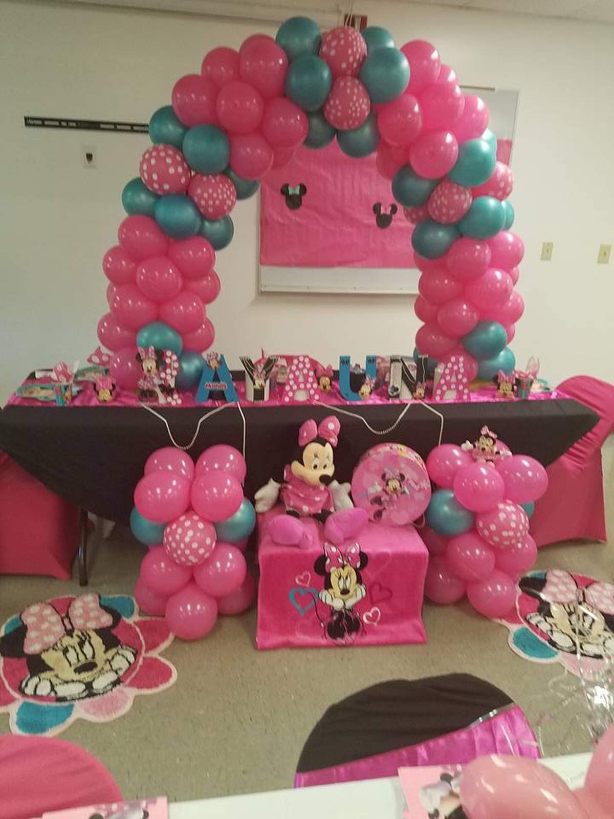MINNIE MOUSE AND POLKA DOTS Birthday Party Ideas | Photo 2 of 15 | Catch My Party