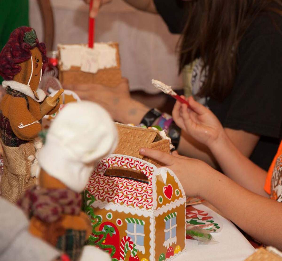 Holiday - Gingerbread house - Hot Cocoa Bar Christmas/Holiday Party ...
