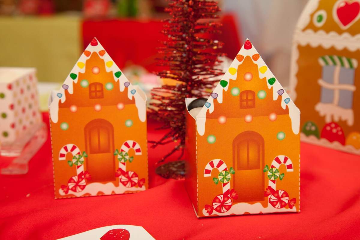 Holiday - Gingerbread house - Hot Cocoa Bar Christmas/Holiday Party ...