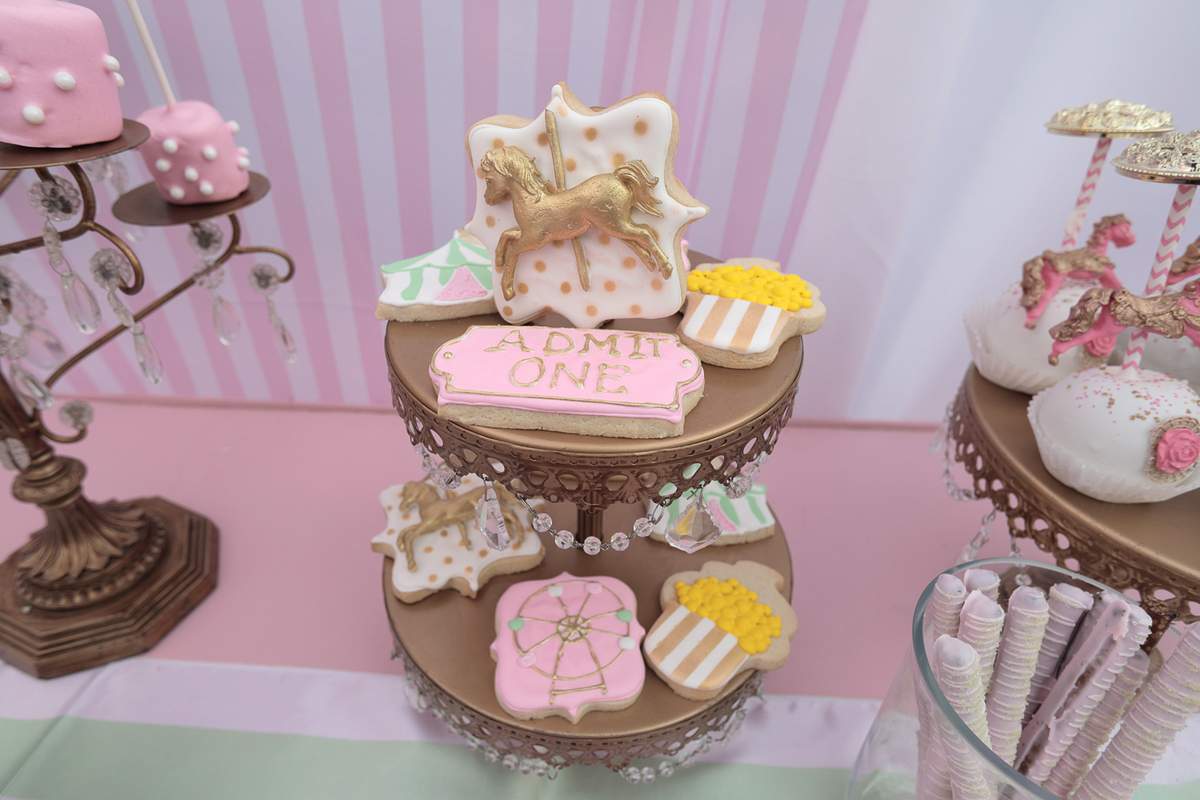 Carousel / Carnival party Birthday Party Ideas | Photo 1 of 12 | Catch ...