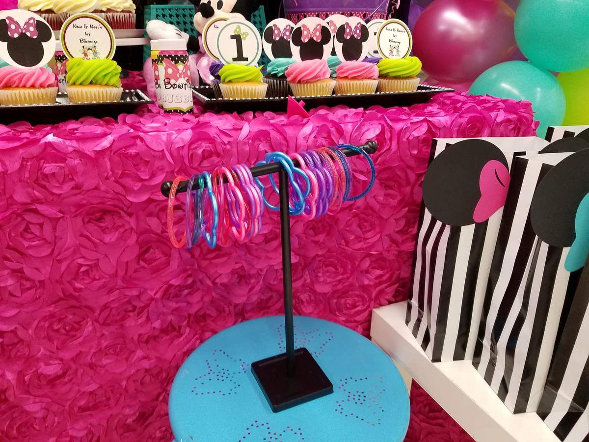 Minnie's Bowtique Birthday Party Ideas | Photo 10 of 12 | Catch My Party