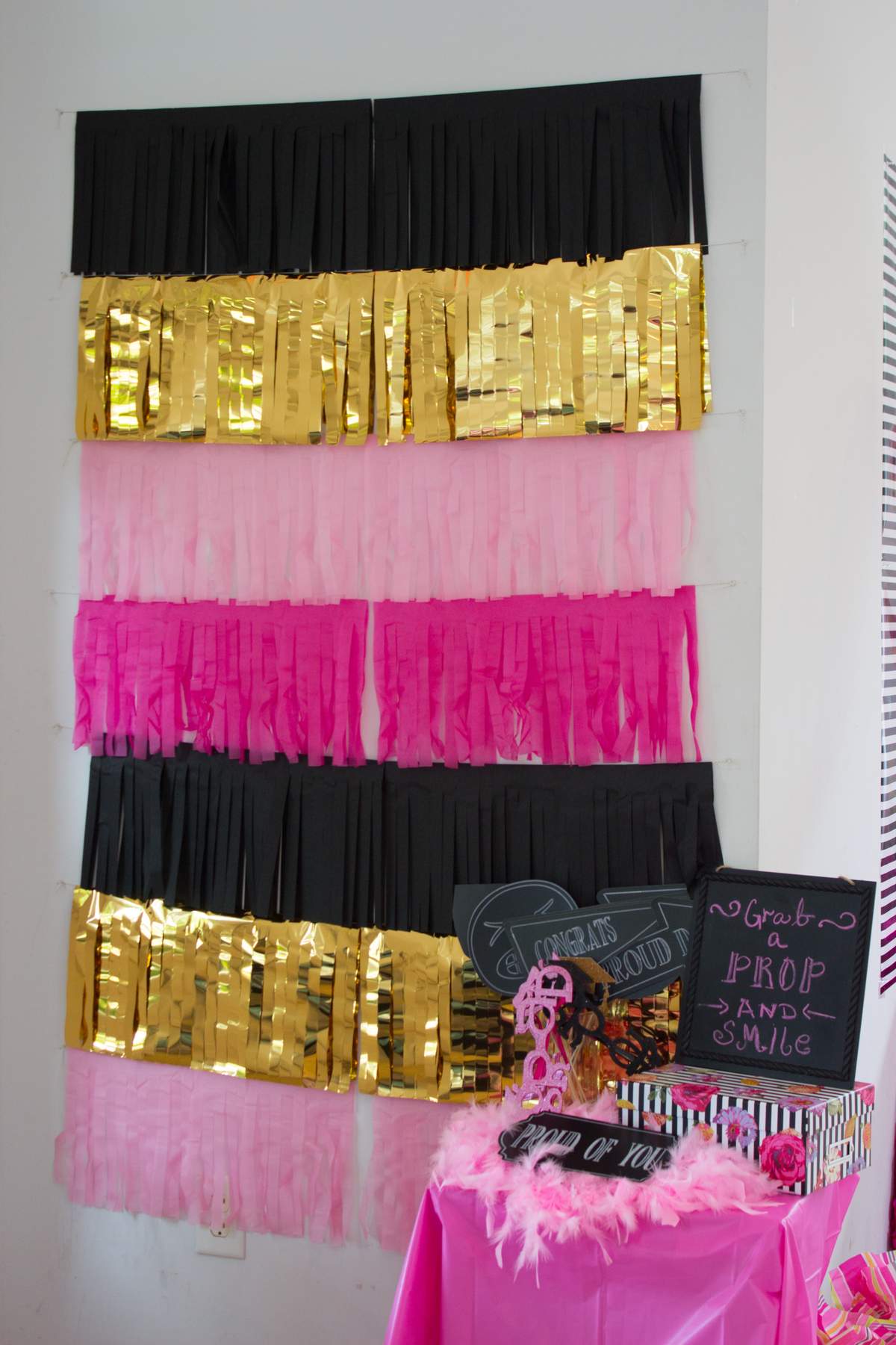 Kate Spade Inspo Graduation/End of School Party Ideas | Photo 3 of 16 ...