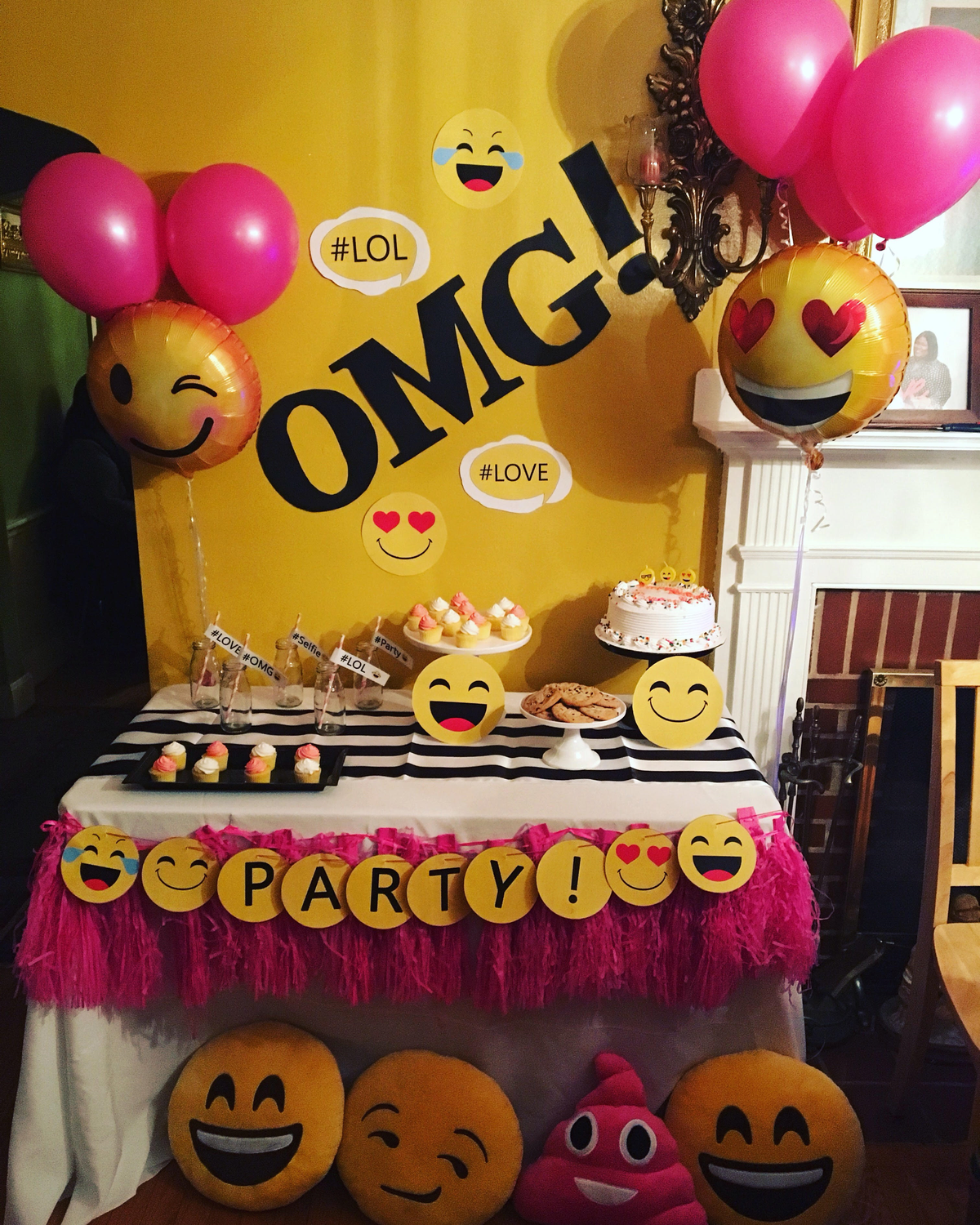 Emoji Birthday Party Ideas Genevieve's Emoji Party + 5 Tips For