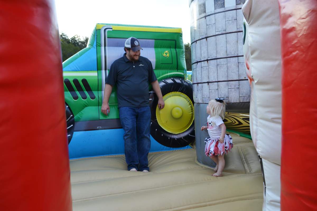 Farm / Barnyard Birthday Party Ideas | Photo 23 of 42 | Catch My Party