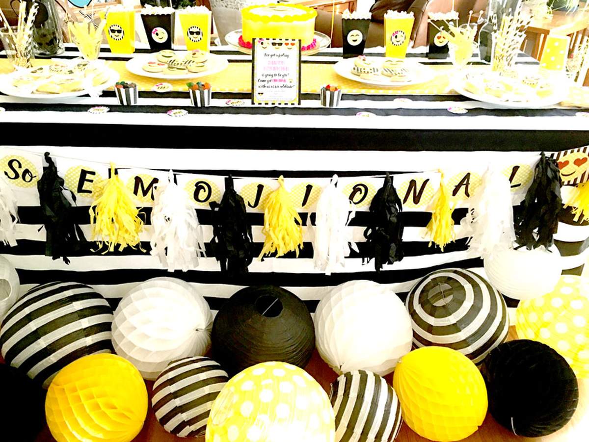 Emoji Birthday Party Ideas | Photo 2 of 27 | Catch My Party