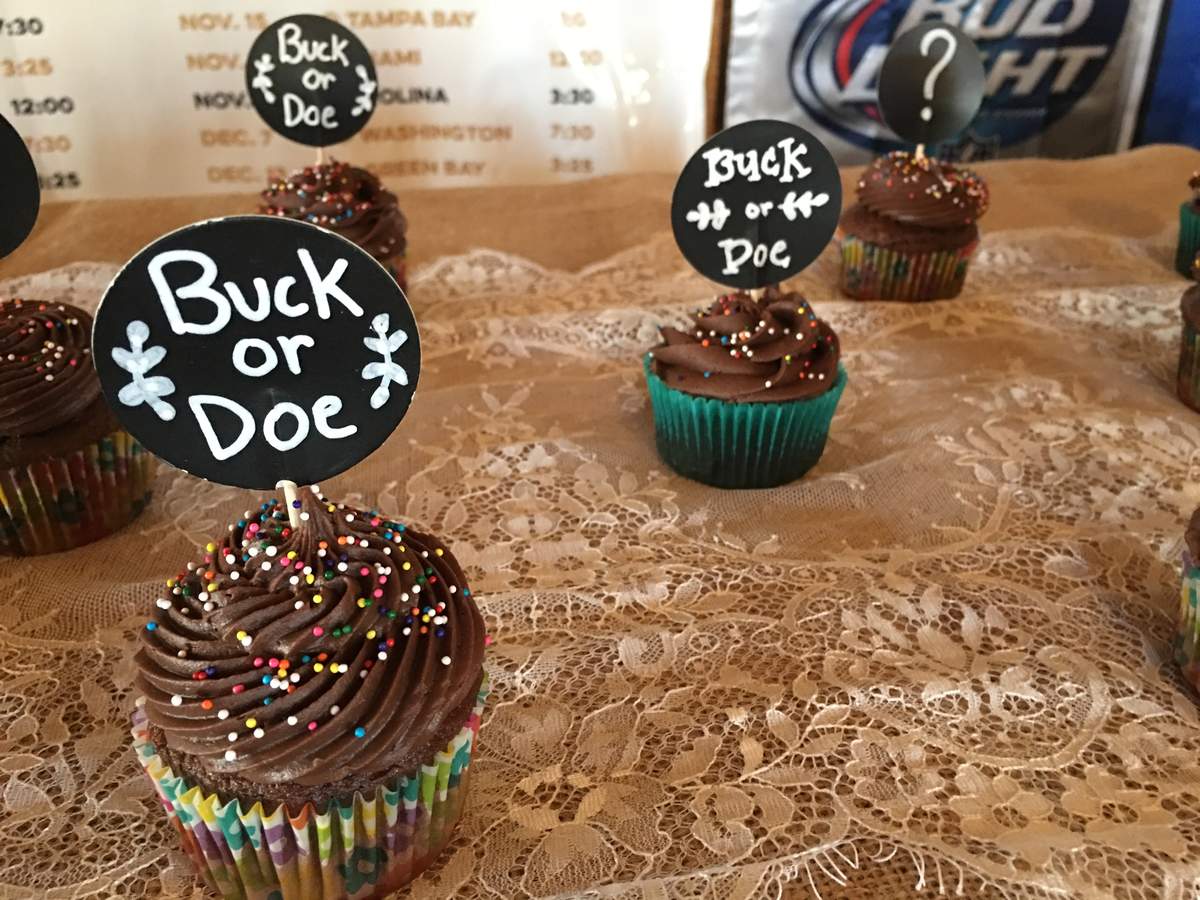 Buck or doe, deer or doe, Gender Reveal Party Ideas | Photo 9 of 31 ...