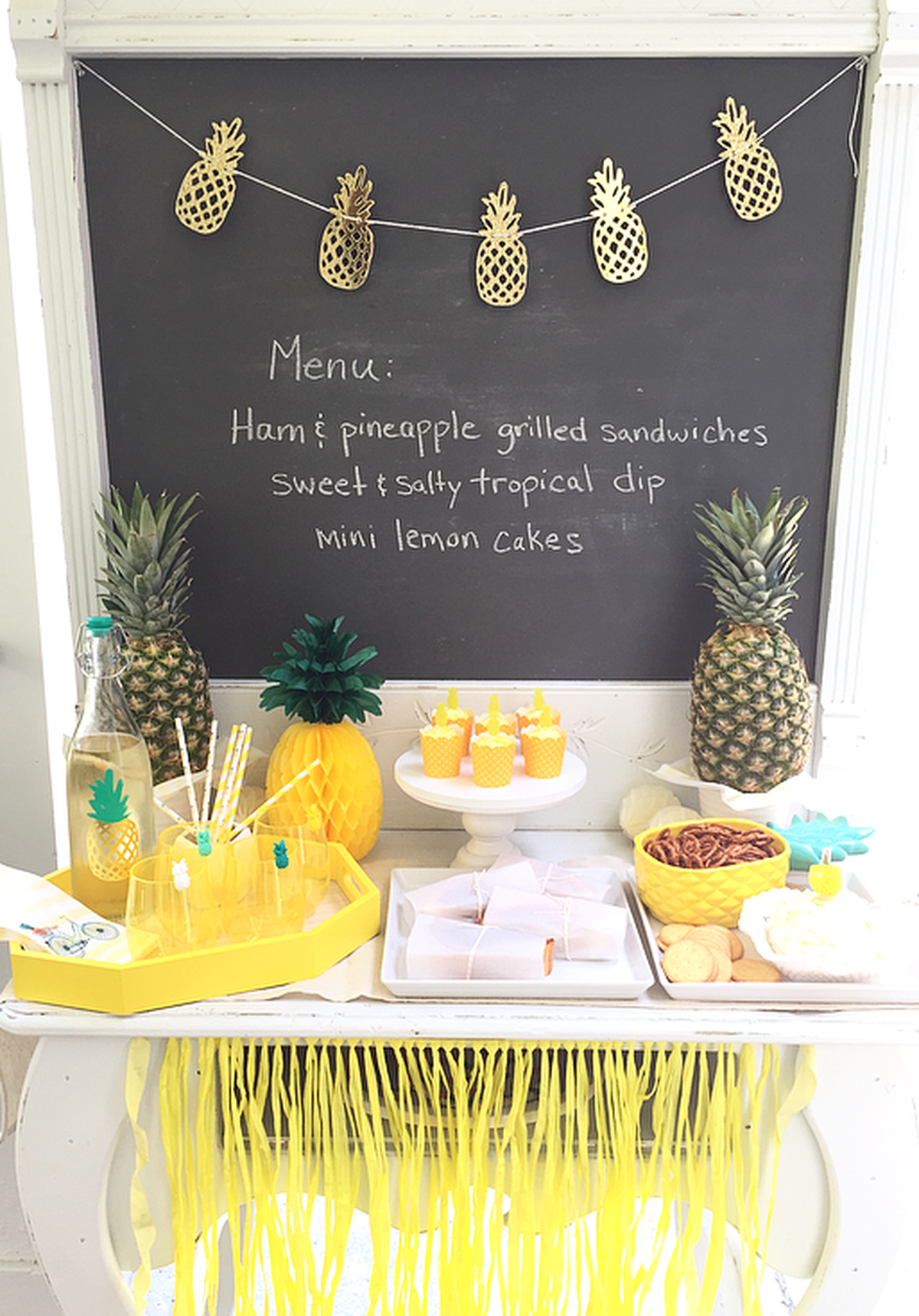Pineapple themed picnic / Summer "Pineapples on the Patio" | Catch My Party