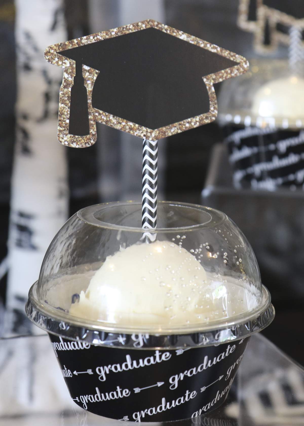 Classic Black and Gold Graduation Graduation/End of School Party Ideas ...