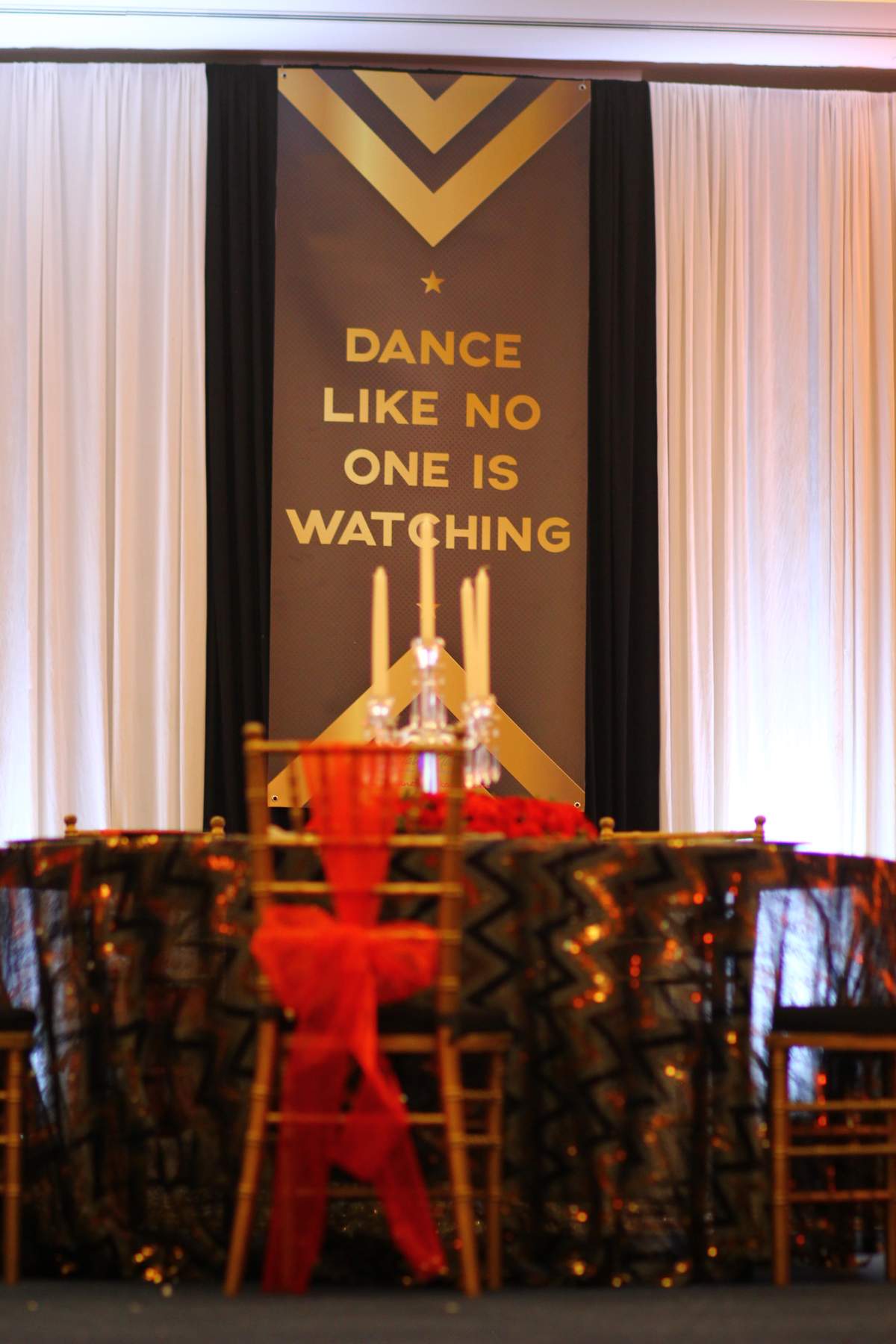 A NIGHT OF GLAM Prom Party Ideas | Photo 8 of 10 | Catch My Party