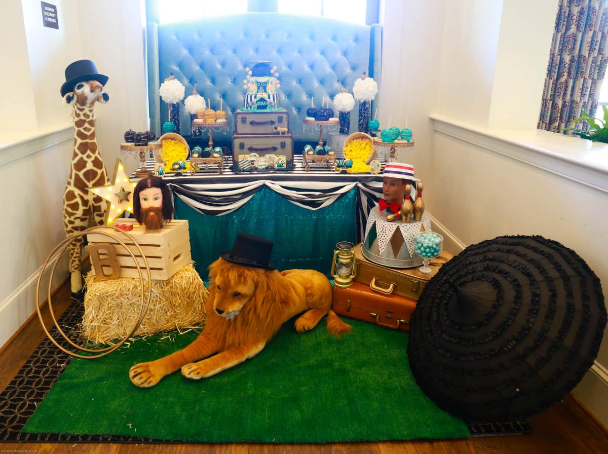 Vintage Circus Graduation/End of School Party Ideas | Photo 1 of 26 ...