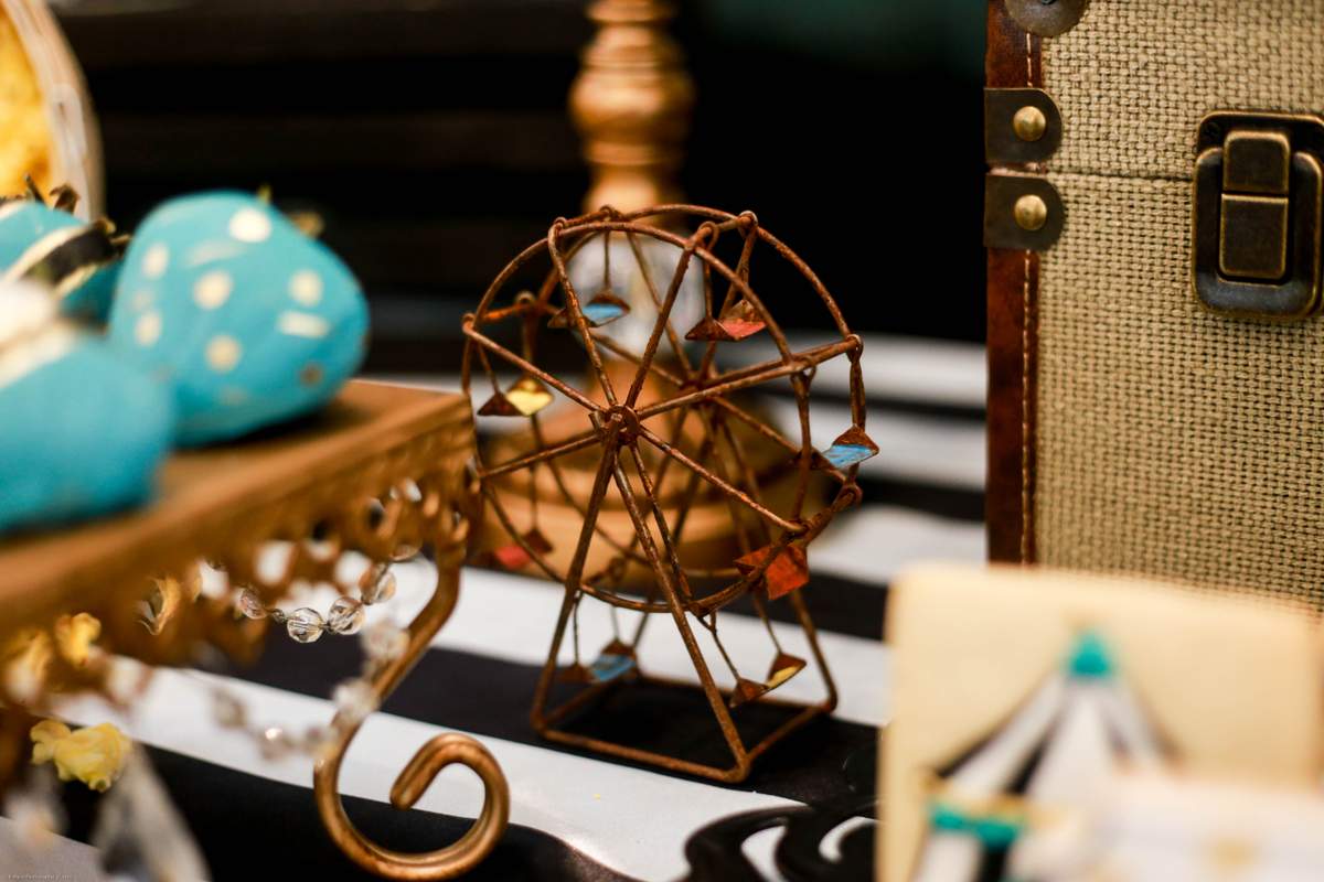 Vintage Circus Graduation/End of School Party Ideas | Photo 1 of 26 ...