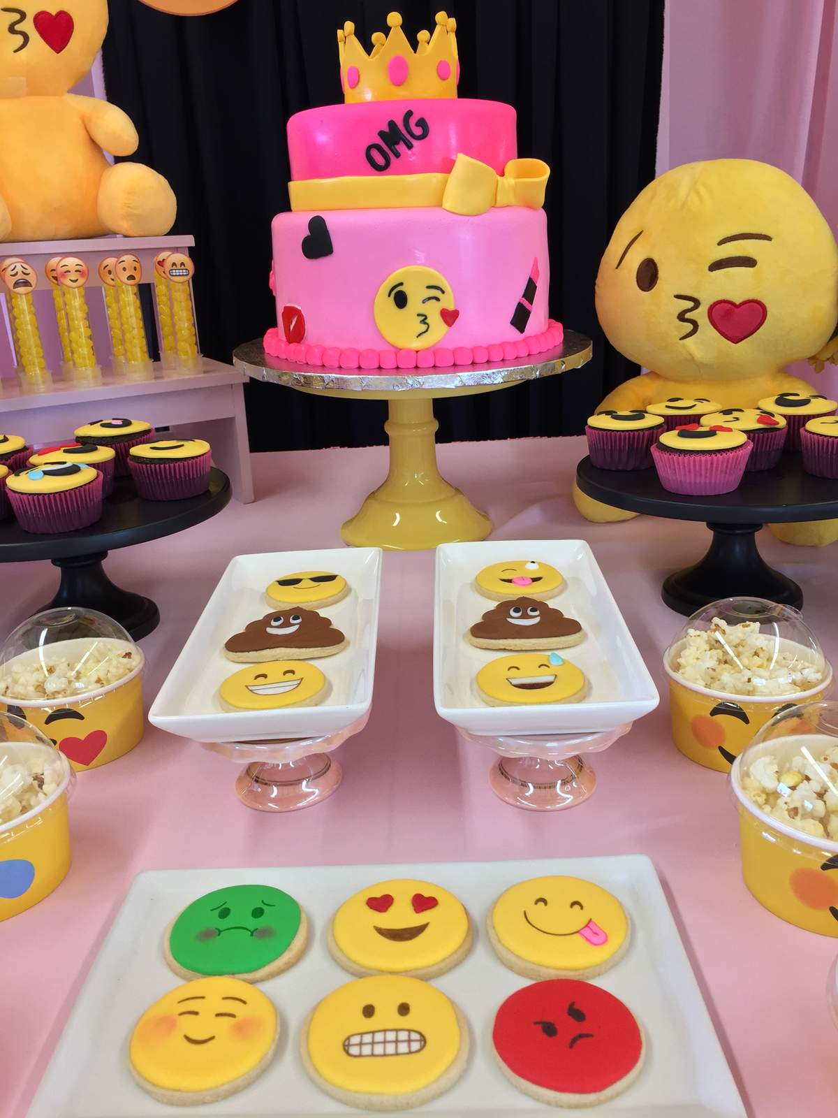 emoji Birthday Party Ideas | Photo 1 of 165 | Catch My Party