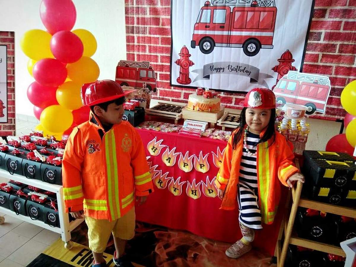 Fire Truck / Firefighter Birthday Party Ideas | Photo 3 of 17 | Catch ...