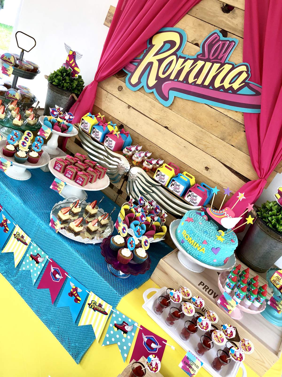 Soy Luna Birthday Party Ideas | Photo 1 of 32 | Catch My Party