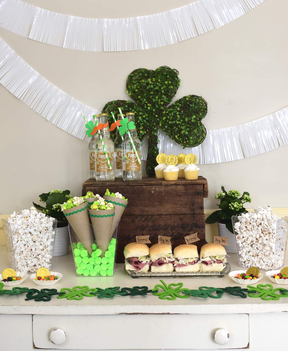 St. Patrick's Day St. Patrick's Day Party Ideas | Photo 1 of 15 | Catch ...