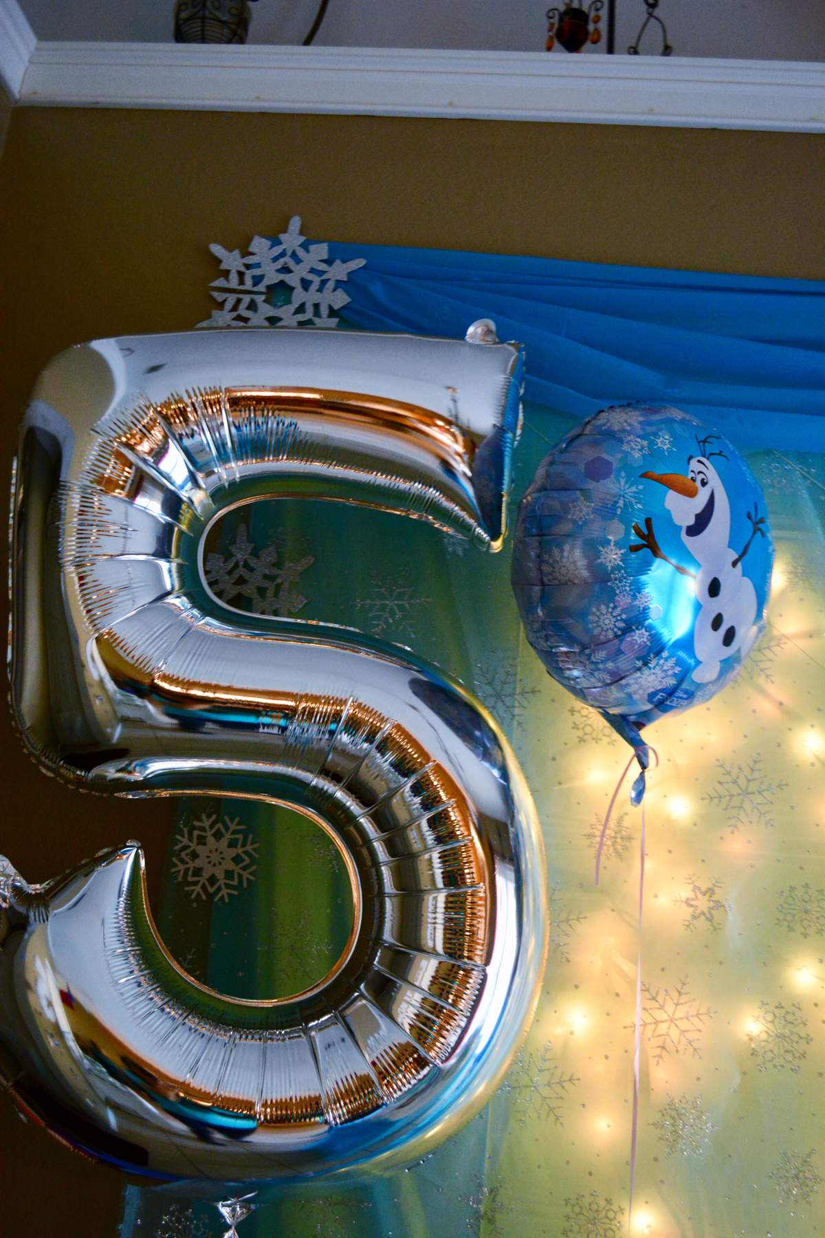 Frozen (Disney) Birthday Party Ideas | Photo 26 of 39 | Catch My Party