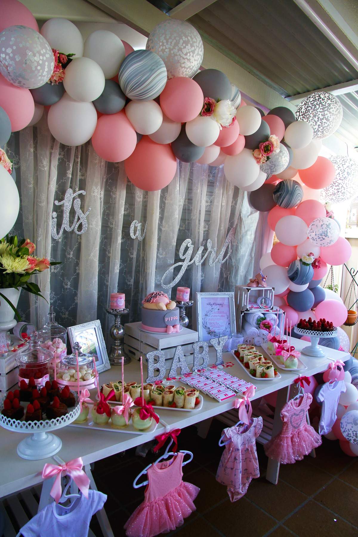 Buttons and Bows Baby Shower Party Ideas | Photo 1 of 13 | Catch My Party