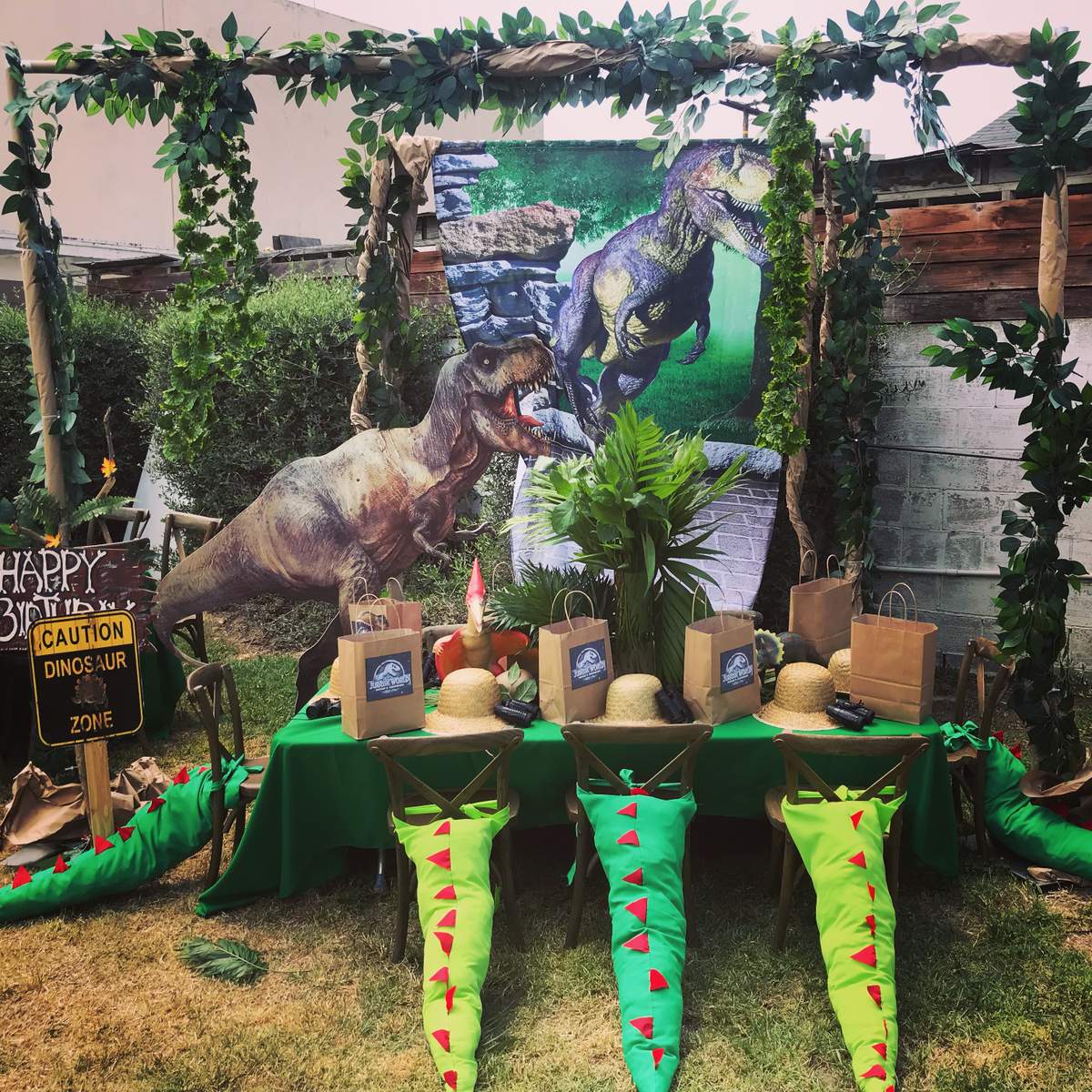 Jurassic World / Dinosaurs Birthday Party Ideas | Photo 5 of 51 | Catch ...
