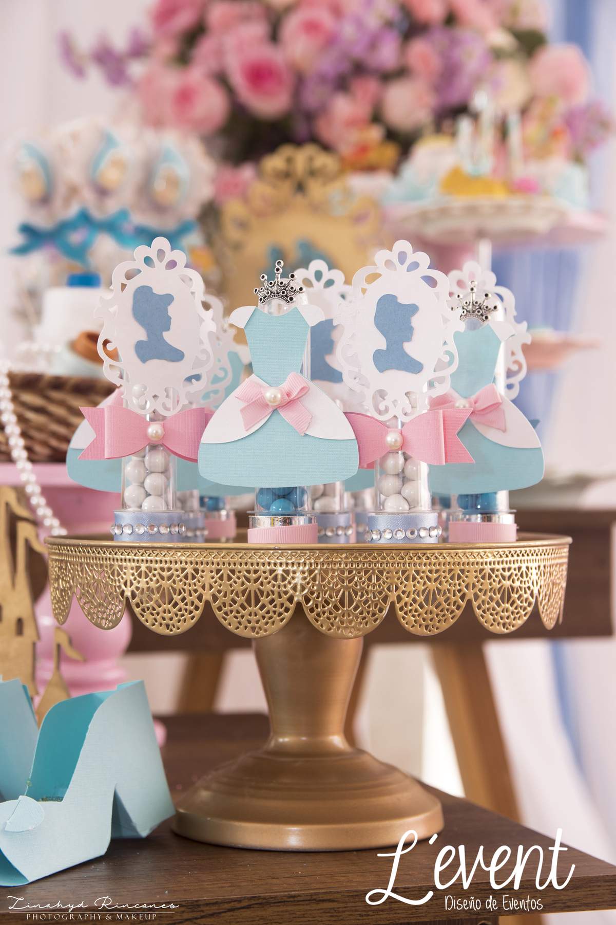Cinderella Birthday Party Ideas | Photo 19 of 29 | Catch My Party
