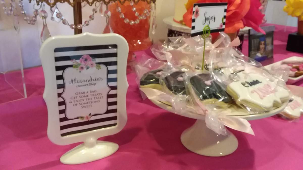 Kate Spade Inspired Graduation/End of School Party Ideas | Photo 2 of 9 ...