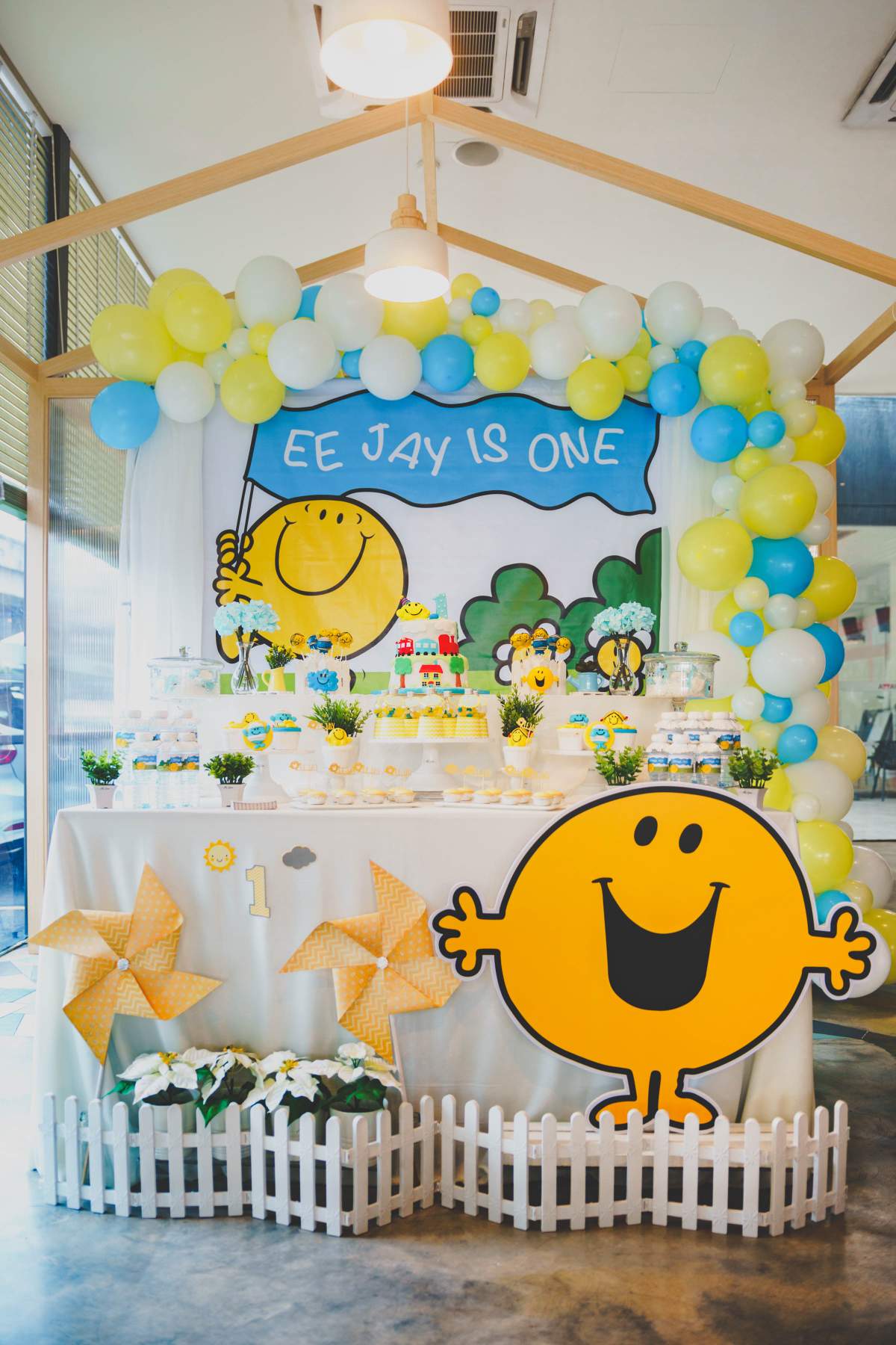 Mr Happy / Birthday "Mr Happy 1st birthday party" | Catch My Party