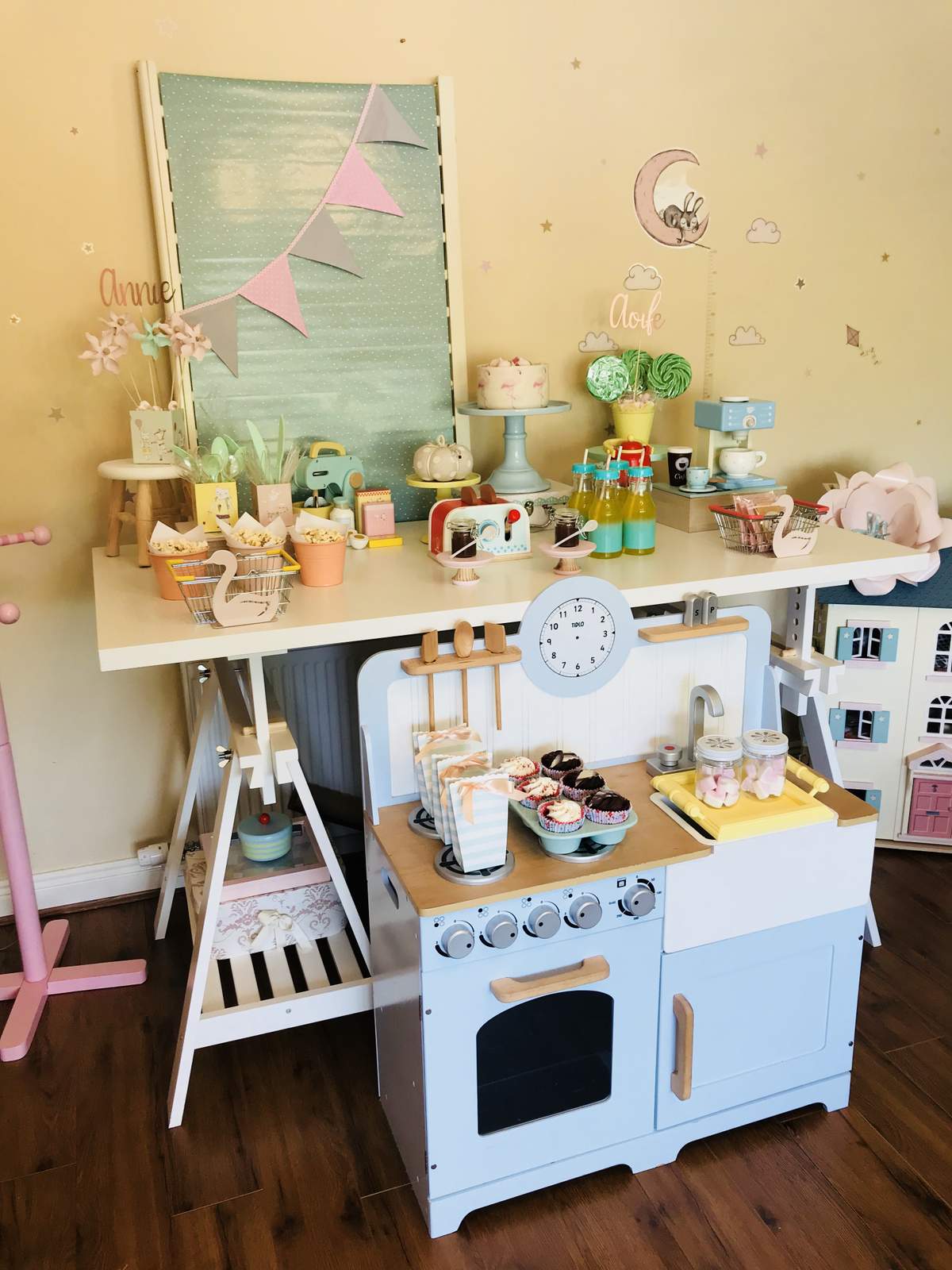 Dolls house and kitchen Birthday Party Ideas | Photo 4 of 9 | Catch My ...