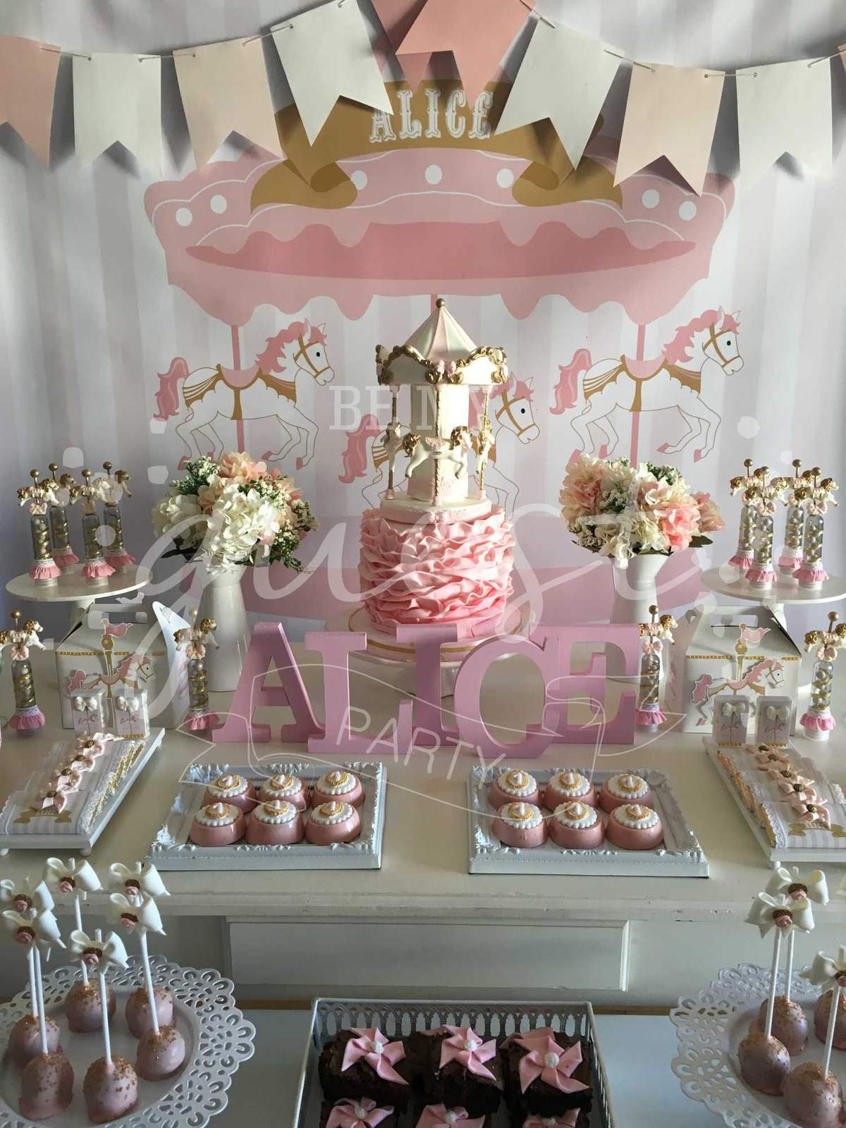 Carousel / Birthday "Alice's Carousel birthday party" | Catch My Party