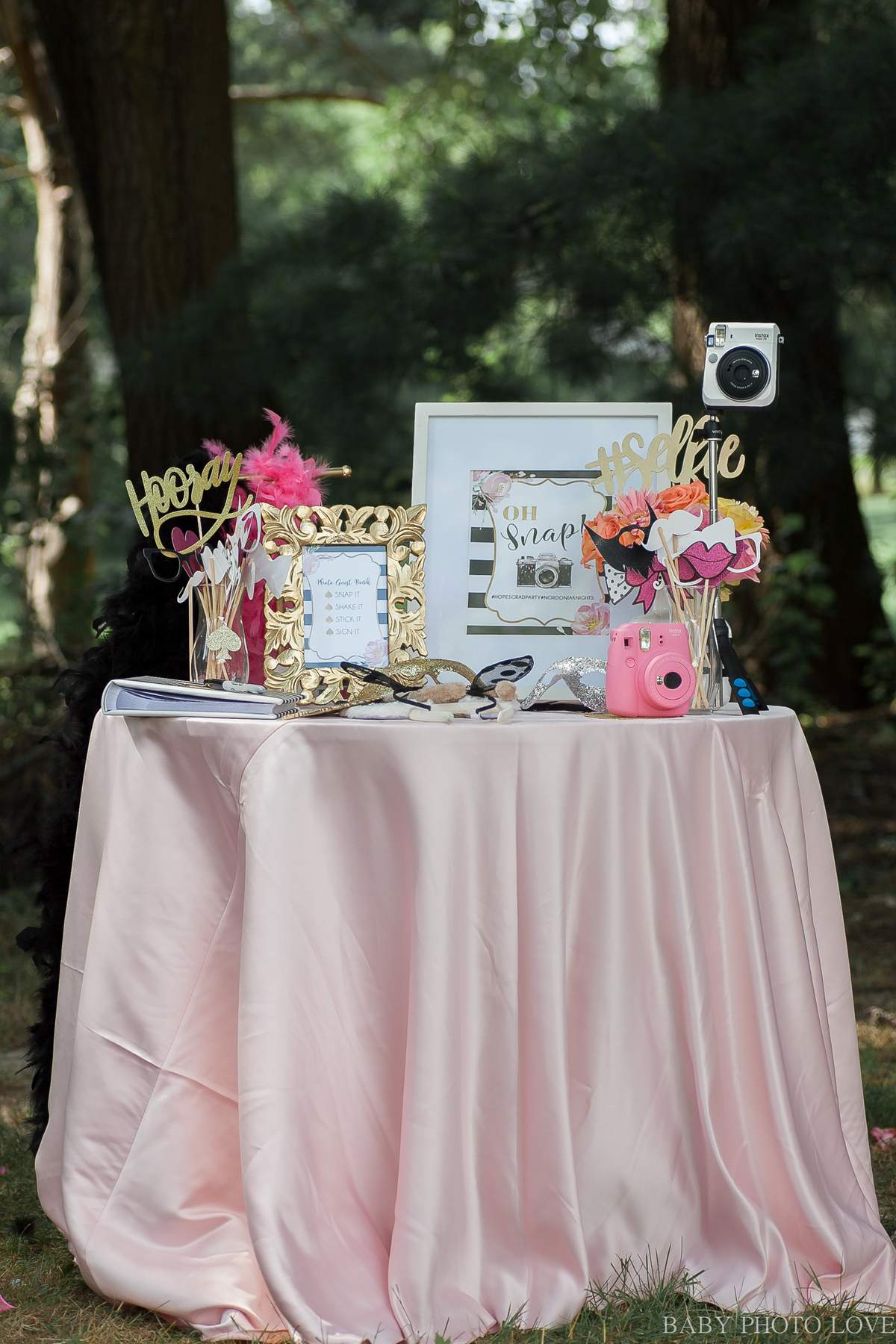 Kate Spade Graduation/End of School Party Ideas | Photo 2 of 37 | Catch ...