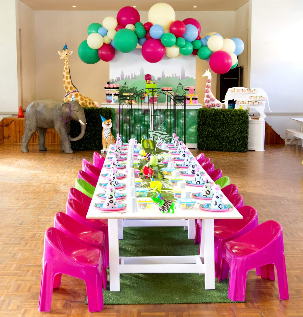 Jungle / Party Animals Birthday Party Ideas | Photo 1 of 28 | Catch My ...