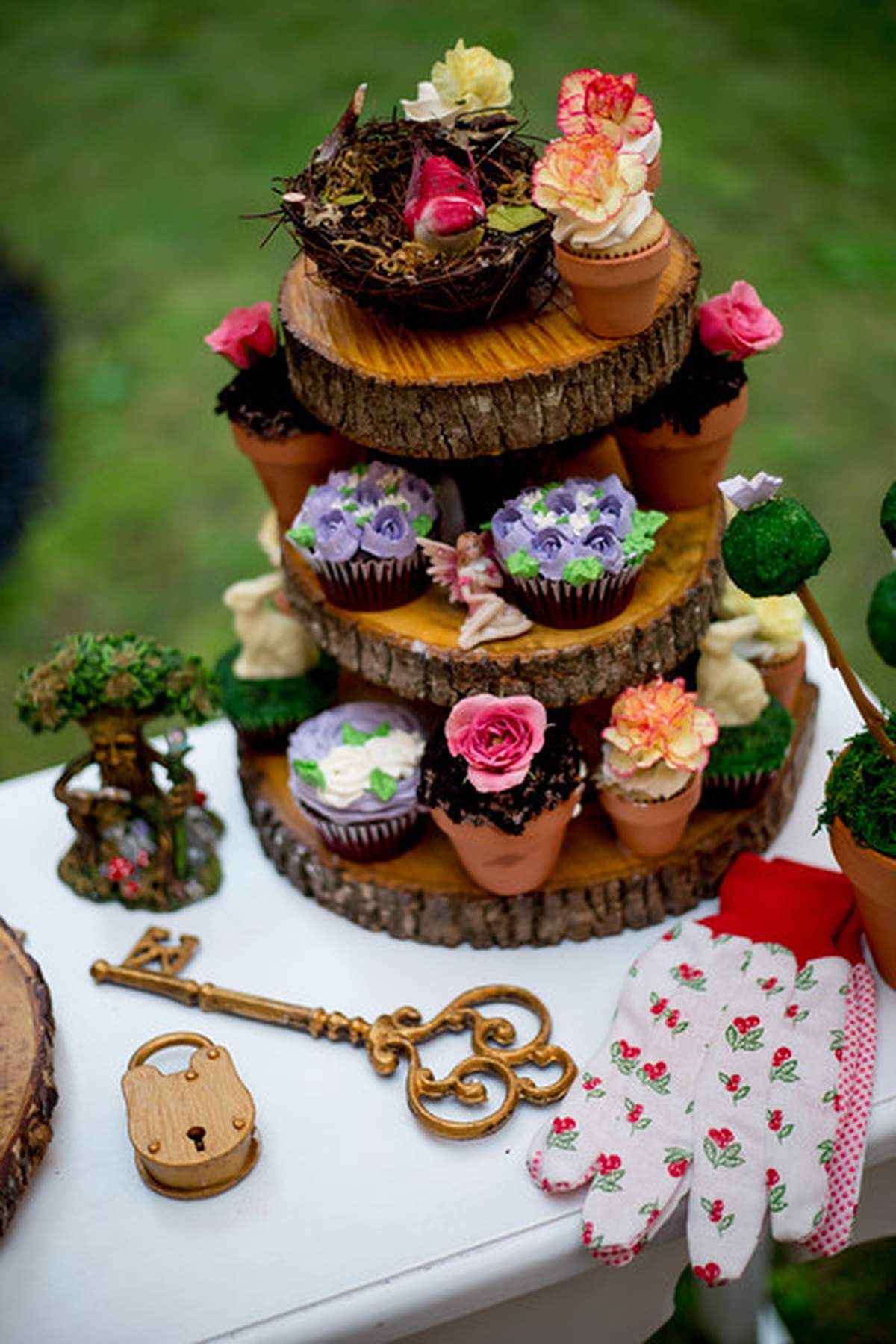 "Edna's Enchanted Secret Garden" Birthday Party Ideas | Photo 2 of 44 ...
