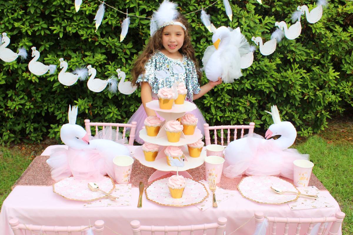 Swan Birthday party Birthday Party Ideas | Photo 6 of 13 | Catch My Party