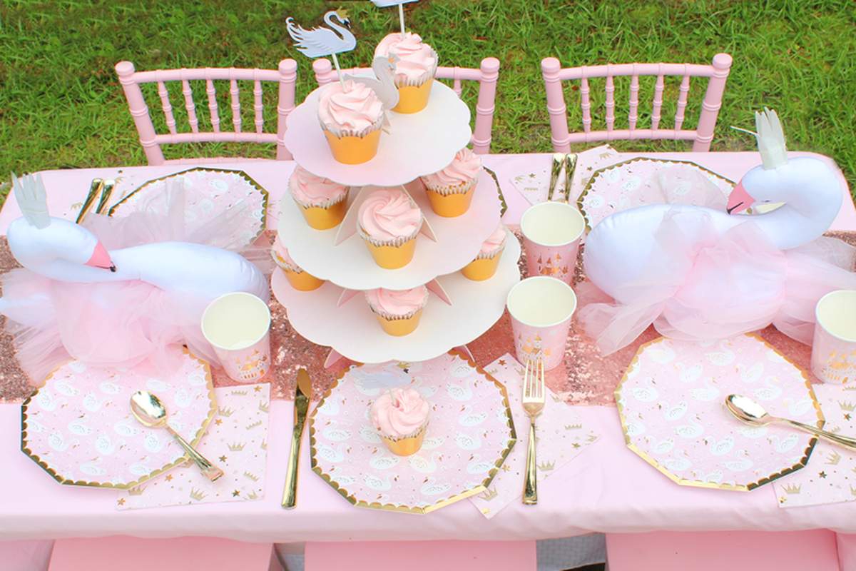 Swan Birthday party Birthday Party Ideas | Photo 6 of 13 | Catch My Party