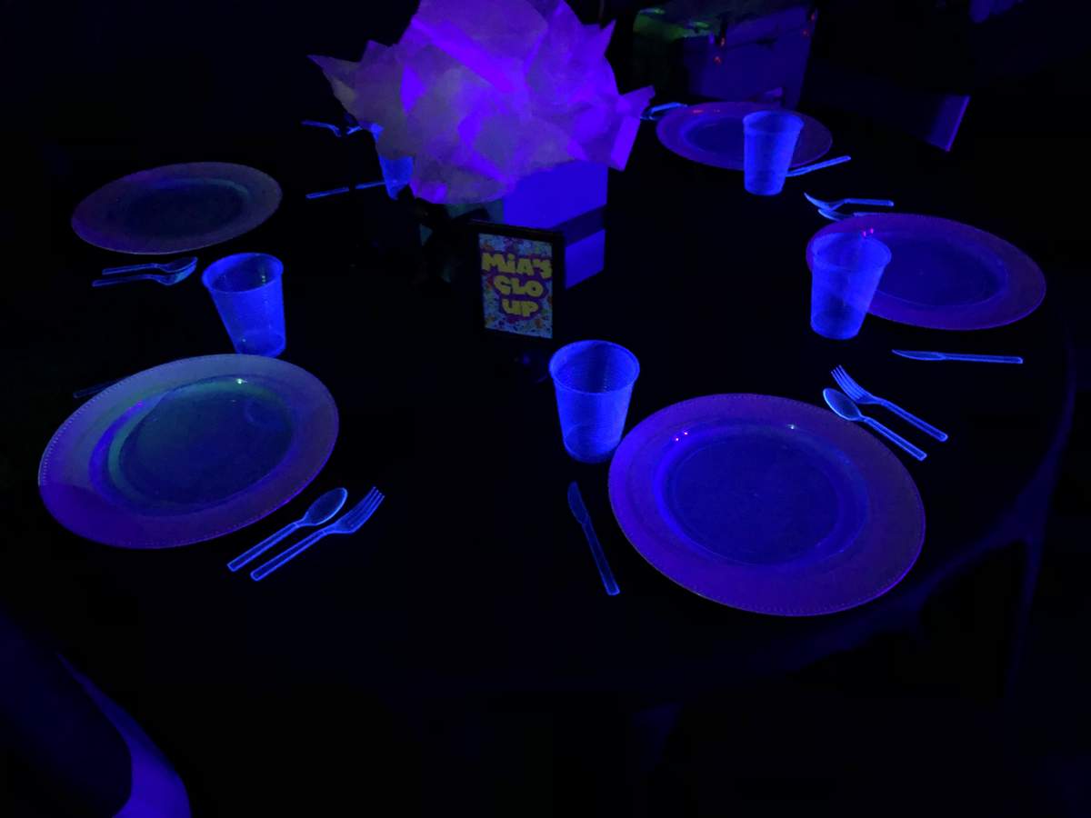 Neon / Glow in the Dark Birthday Party Ideas | Photo 15 of 27 | Catch ...
