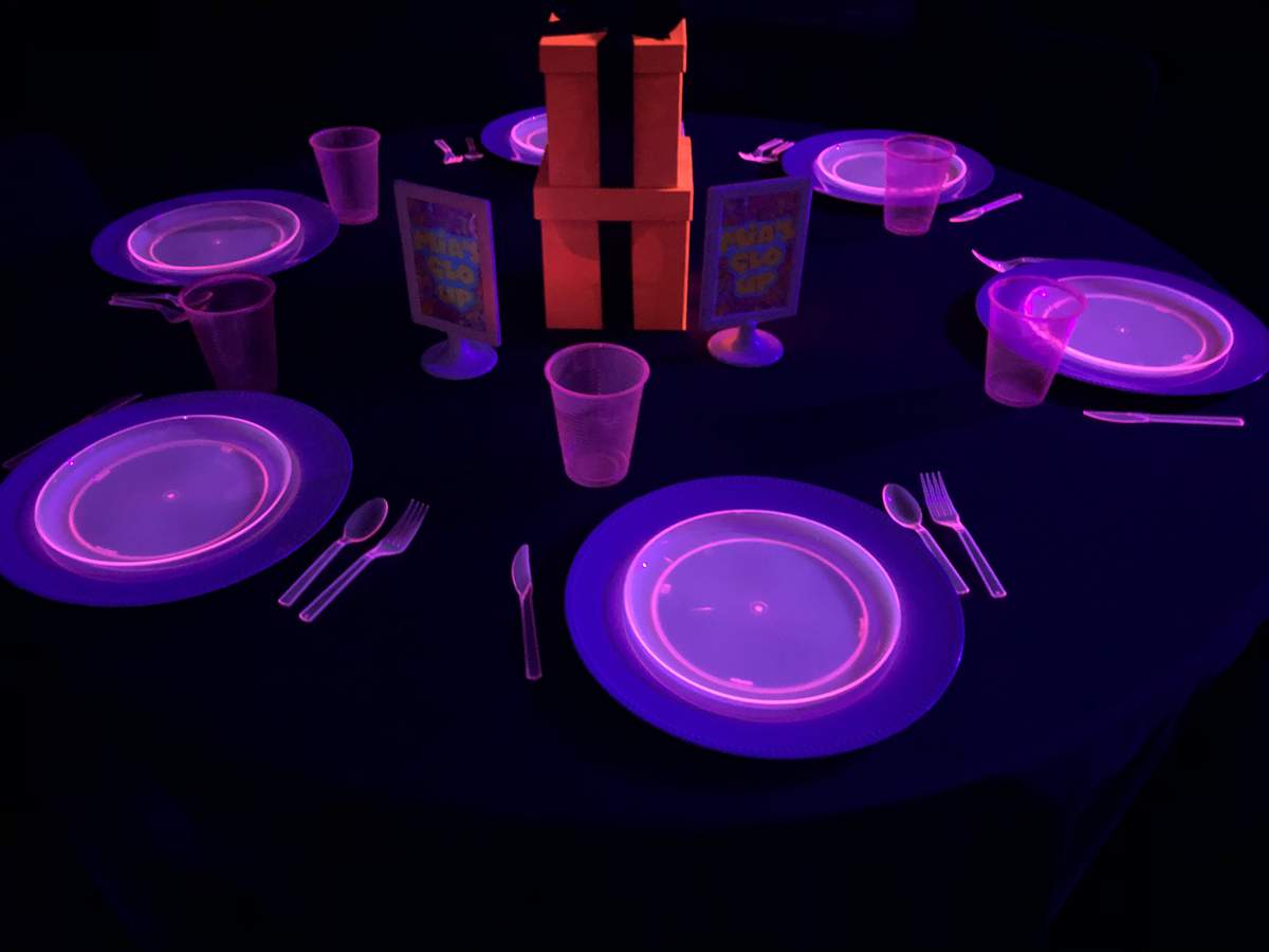 Neon / Glow in the Dark Birthday Party Ideas | Photo 15 of 27 | Catch ...