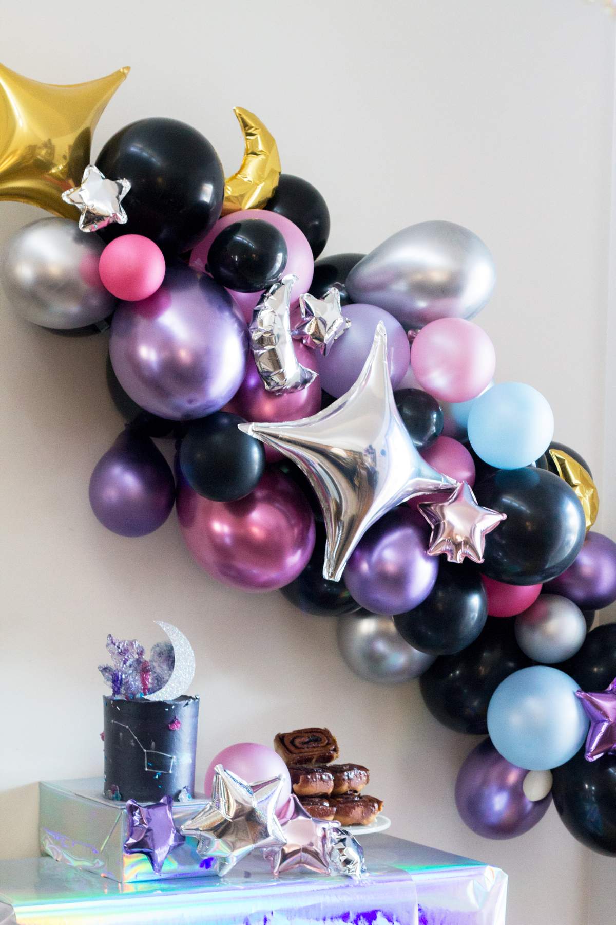 Celestial (Stars and Moons) Birthday Party Ideas | Photo 5 of 13 ...