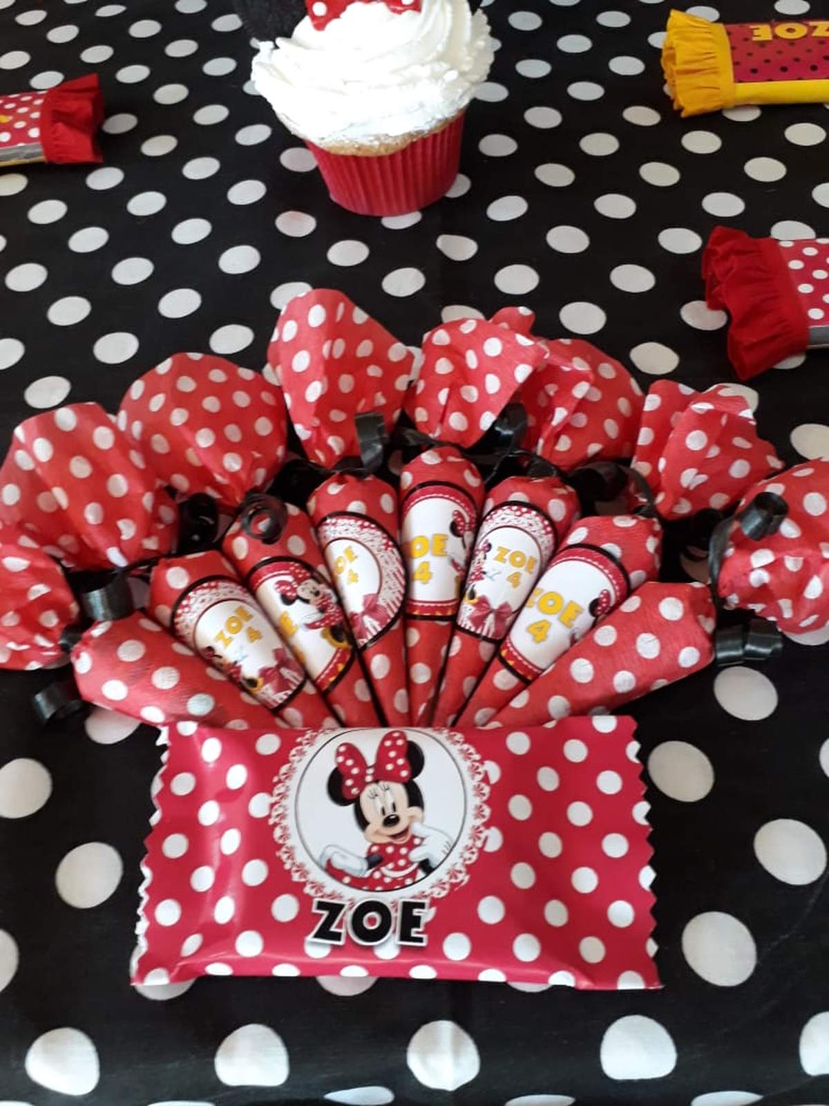 Minnie Mouse roja Birthday Party Ideas | Photo 7 of 19 | Catch My Party