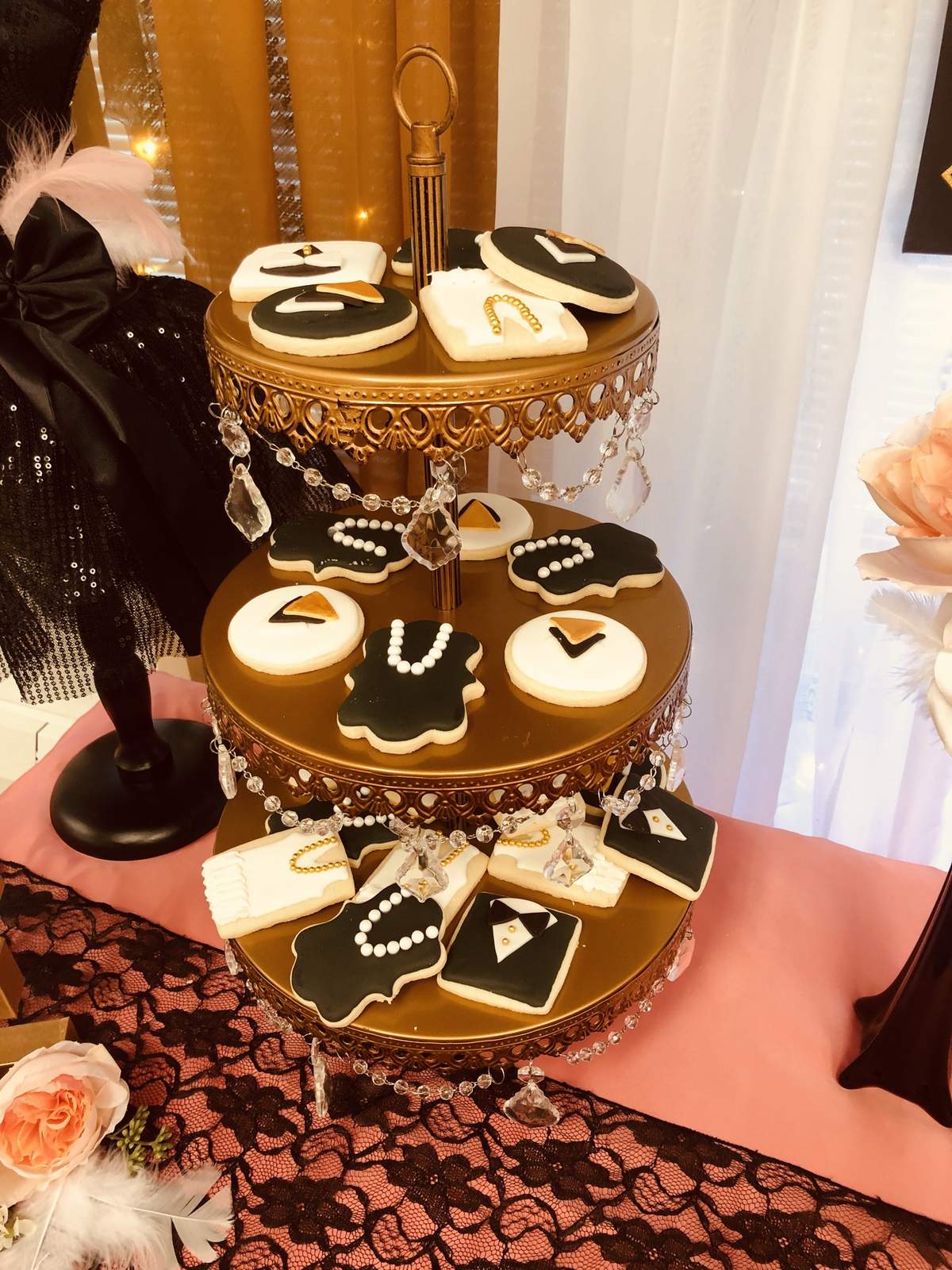 The Great Gatsby Graduation/End of School Party Ideas | Photo 7 of 11 ...