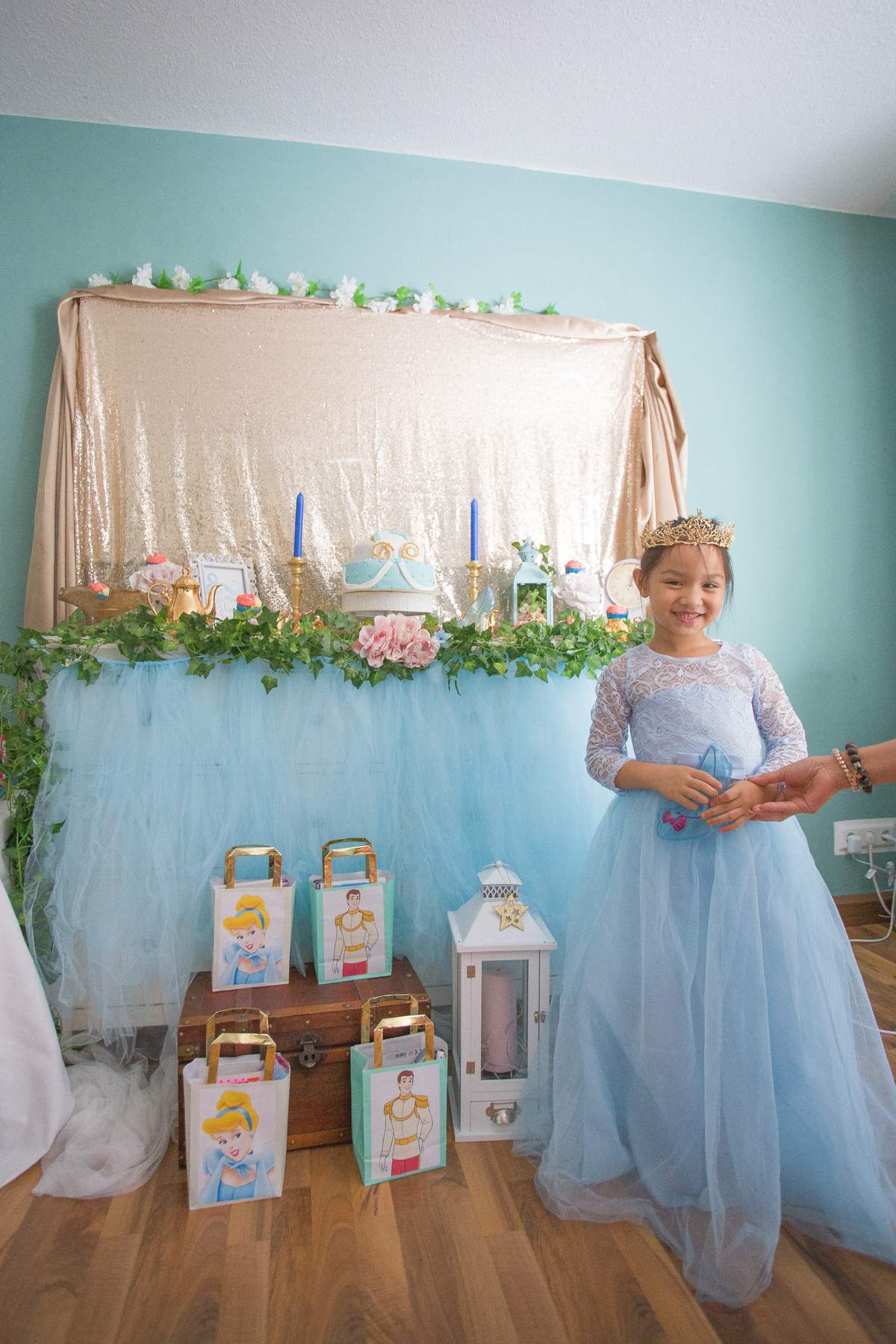 Cinderella Birthday Party Ideas | Photo 24 of 54 | Catch My Party