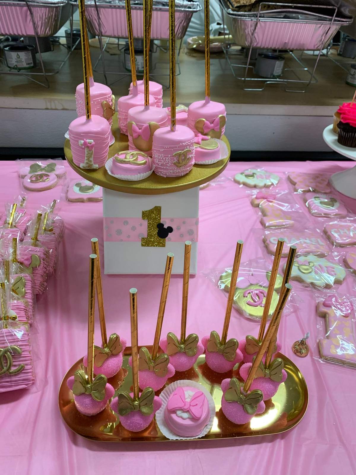 Minnie mouse 1st birthday Birthday Party Ideas | Photo 1 of 24 | Catch ...