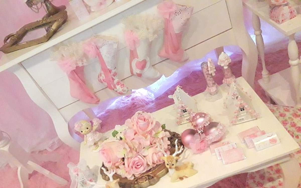 Pink Christmas Christmas/Holiday Party Ideas | Photo 1 of 37 | Catch My ...