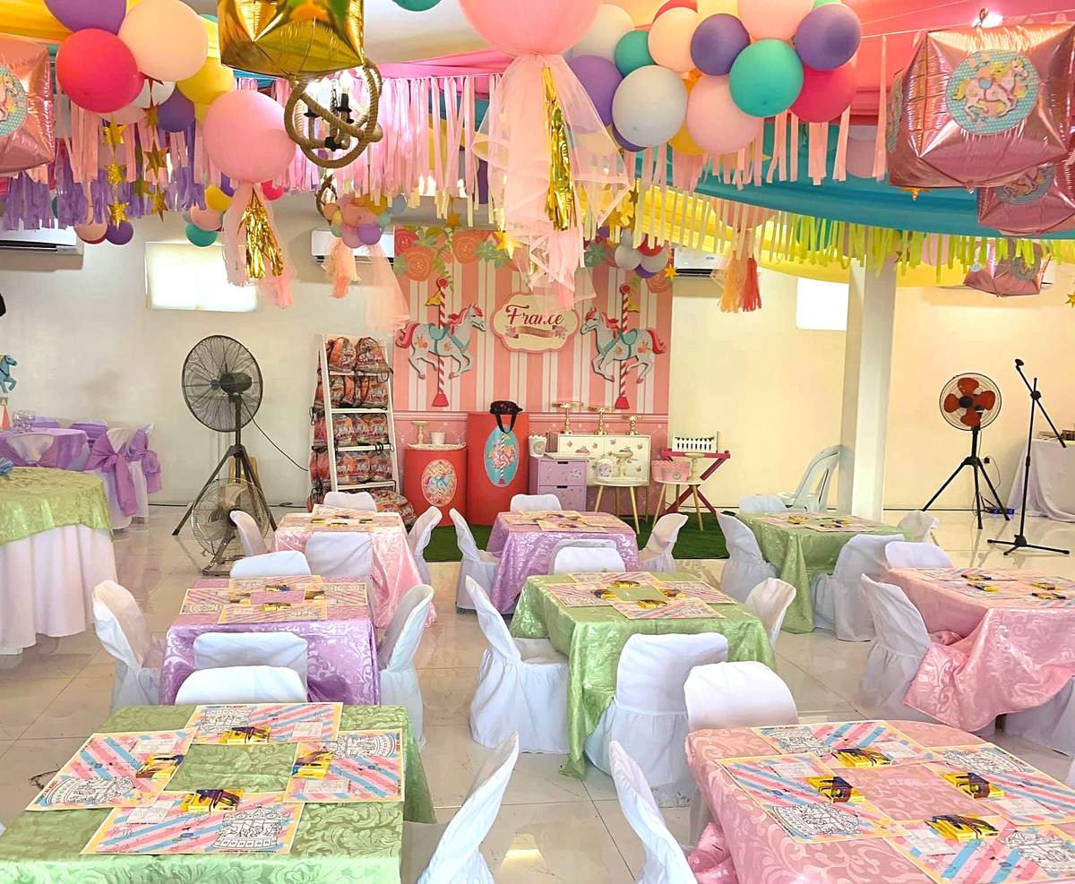 Carousel Party Birthday Party Ideas | Photo 3 of 21 | Catch My Party