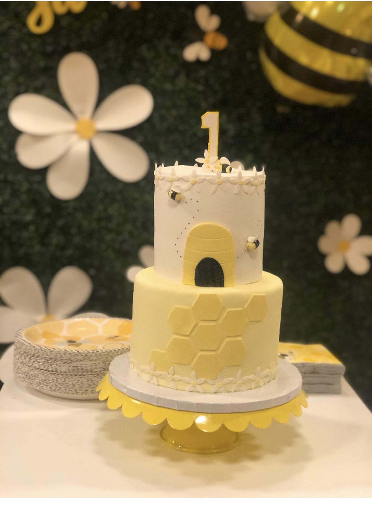 Bumble bee Birthday Party Ideas | Photo 1 of 10 | Catch My Party