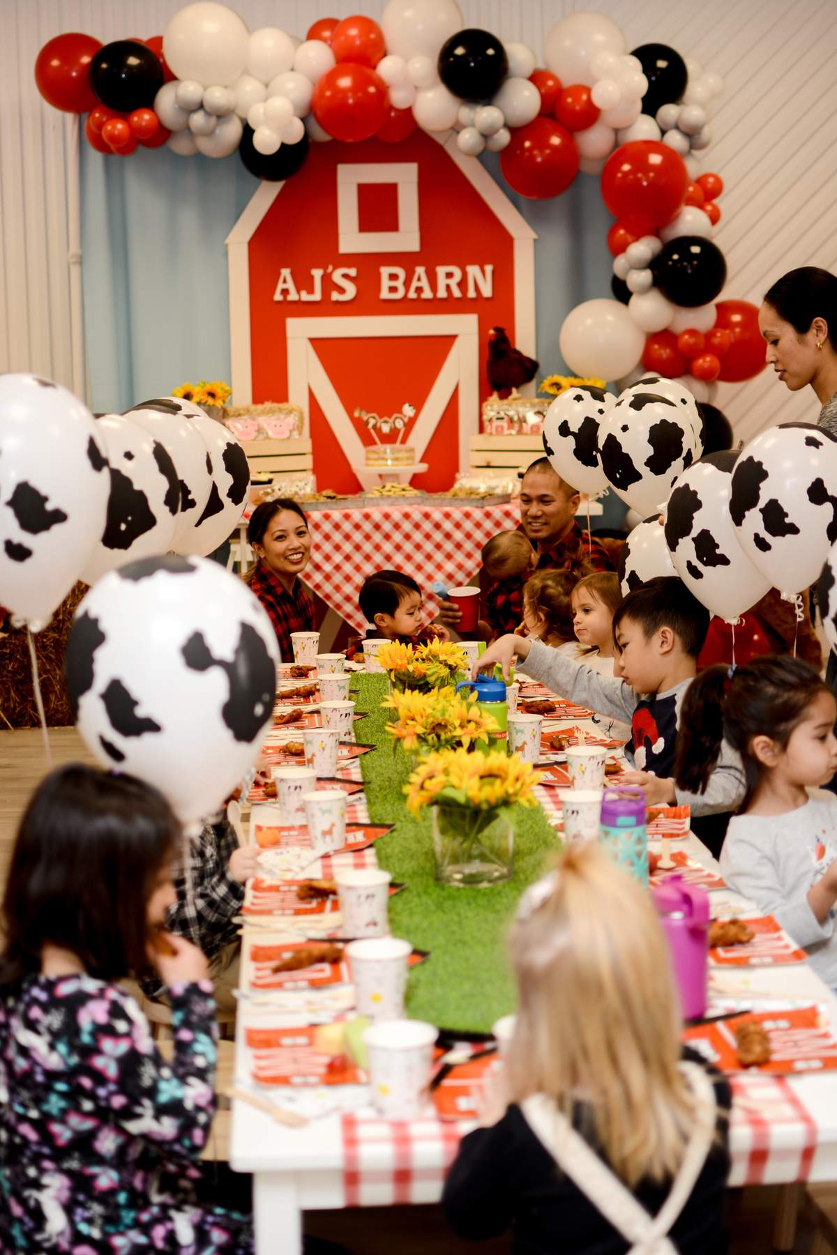 Barnyard/Farm Birthday Party Ideas | Photo 14 of 23 | Catch My Party