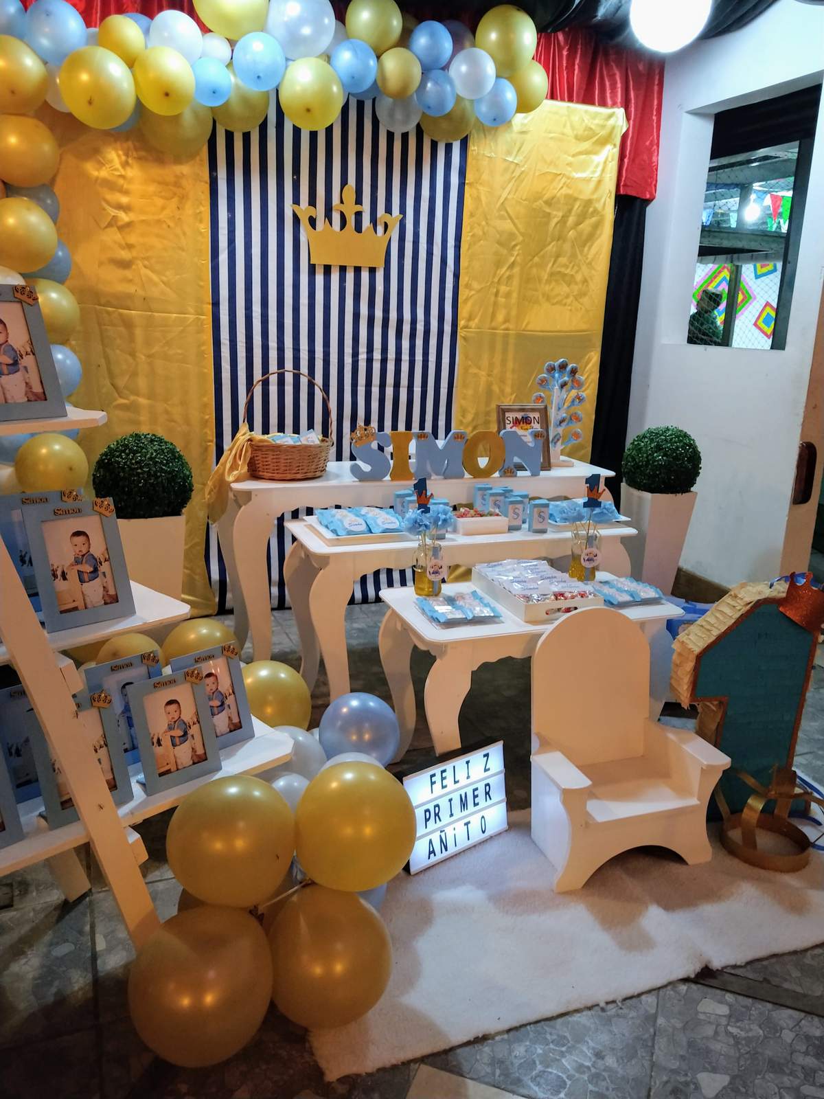 Corona, rey Birthday Party Ideas | Photo 16 of 25 | Catch My Party