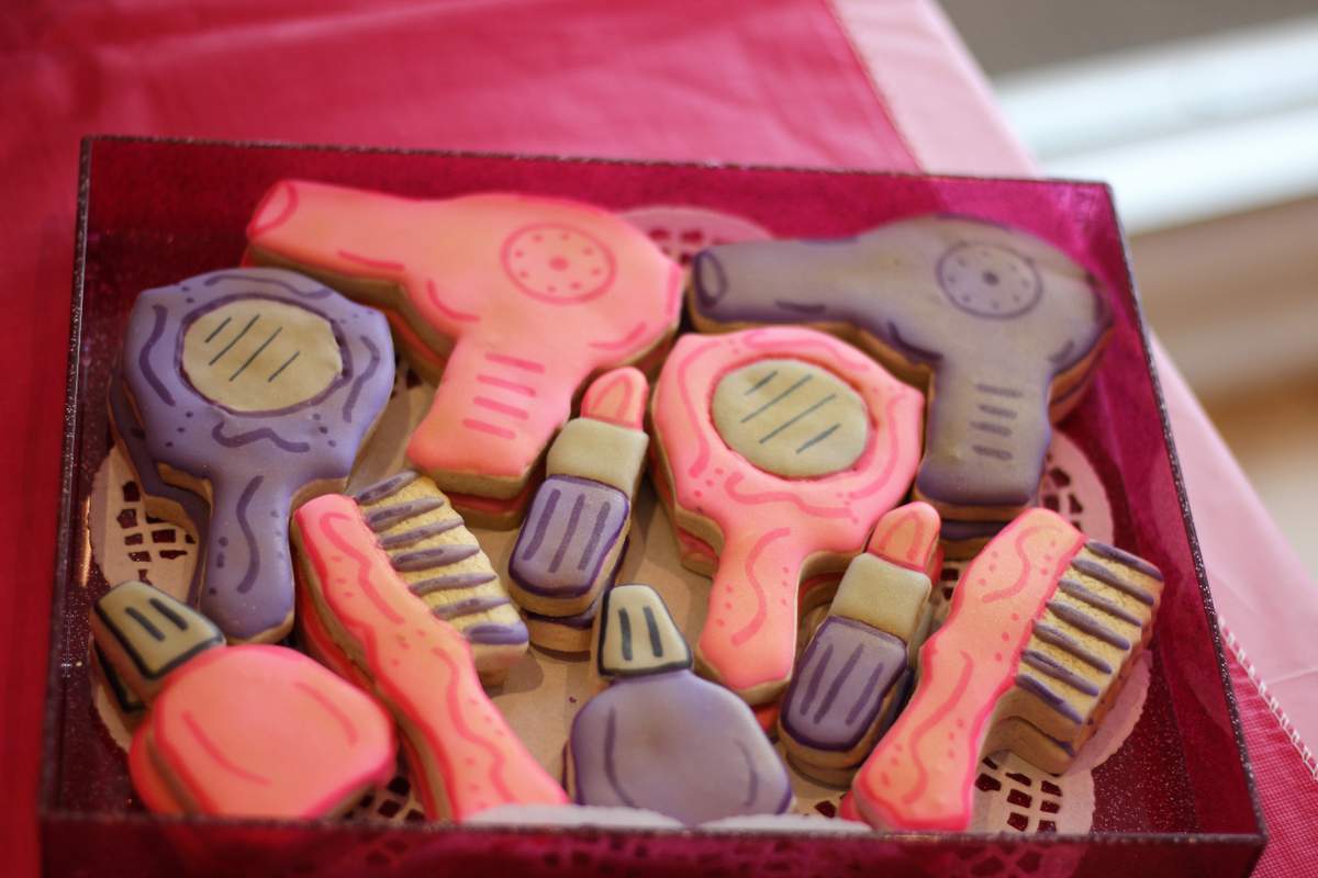 Six & Sassy Birthday Party Ideas | Photo 2 of 59 | Catch My Party