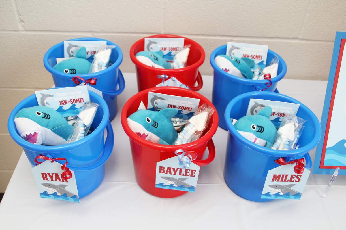 Sharks Birthday Party Ideas | Photo 3 of 25 | Catch My Party